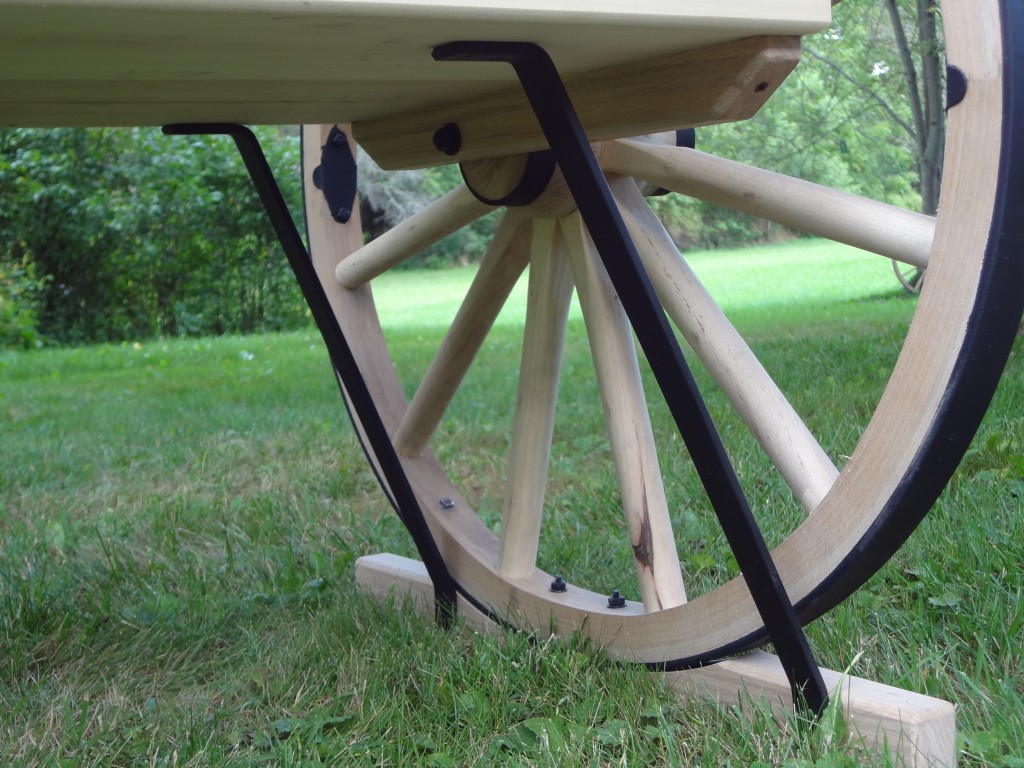 Wooden Wagon Wheel Bench | Custom Wagon Wheels